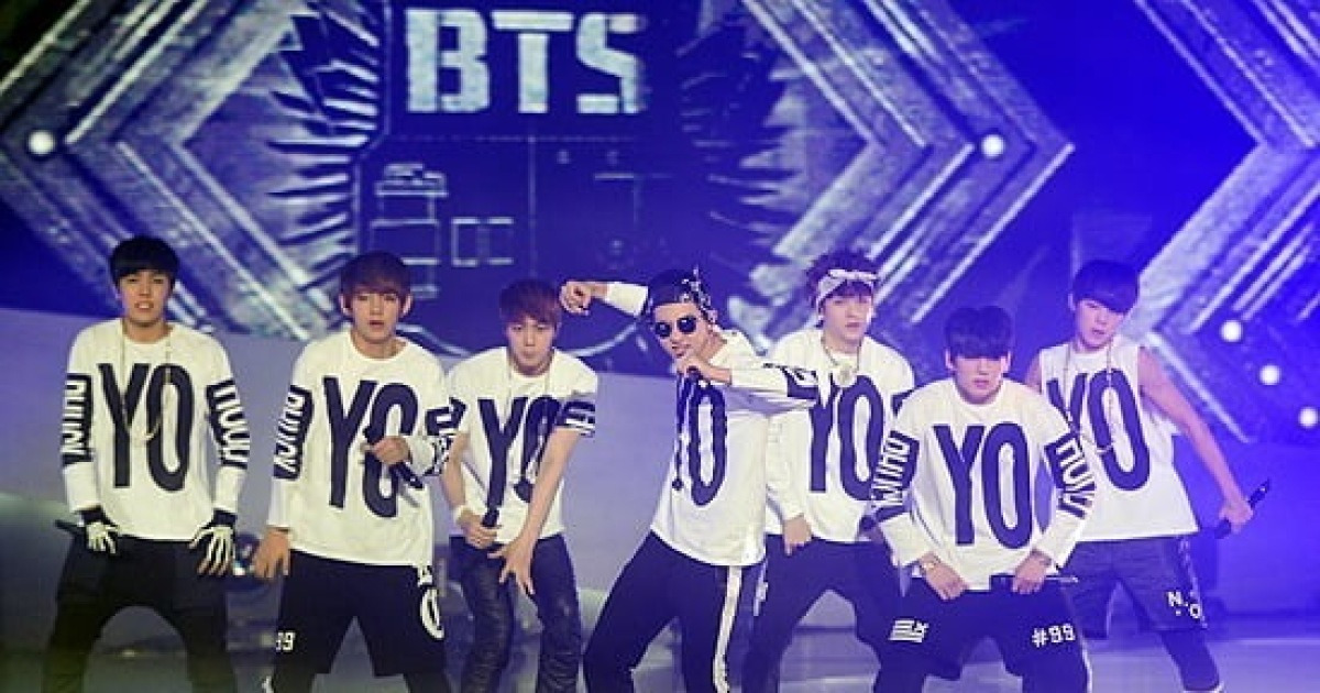 한번 공연하면 1조 '들썩'…'BTS 아빠' 주식부자 된 이유 [BTS 10주년①]