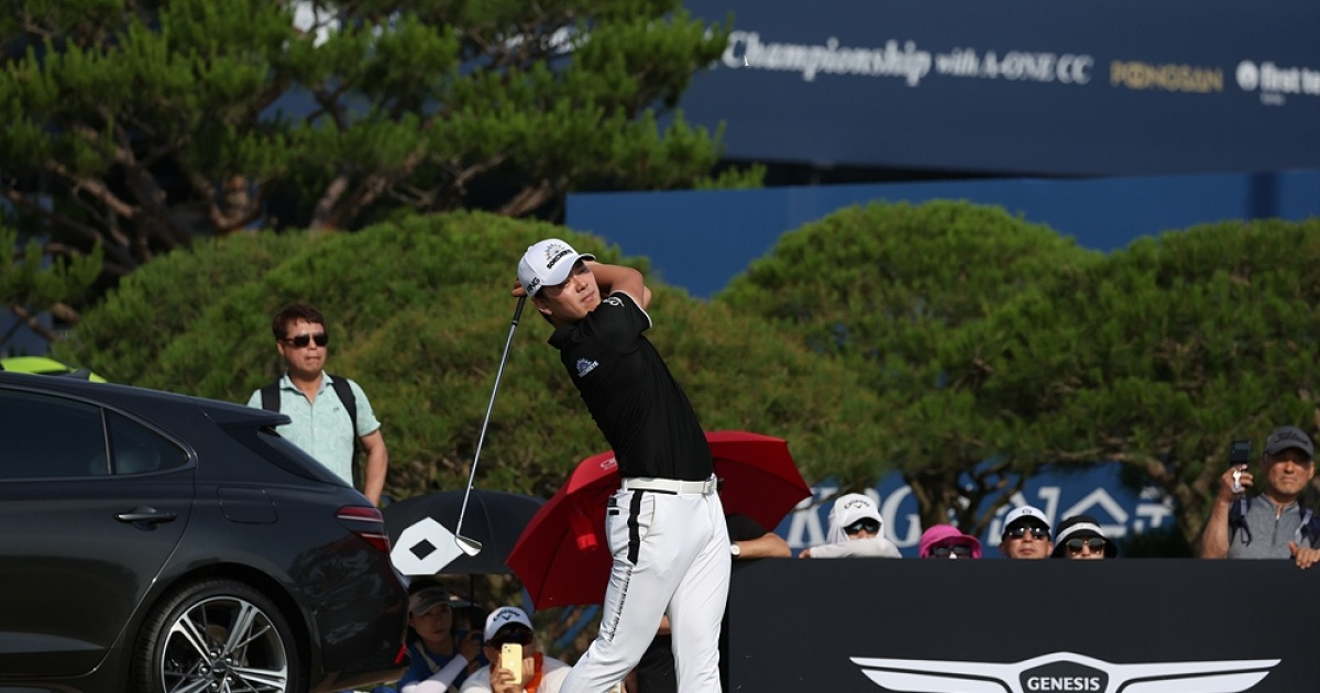 '아이언맨' 이정환, KPGA 선수권 3라운드 1타 차 선두