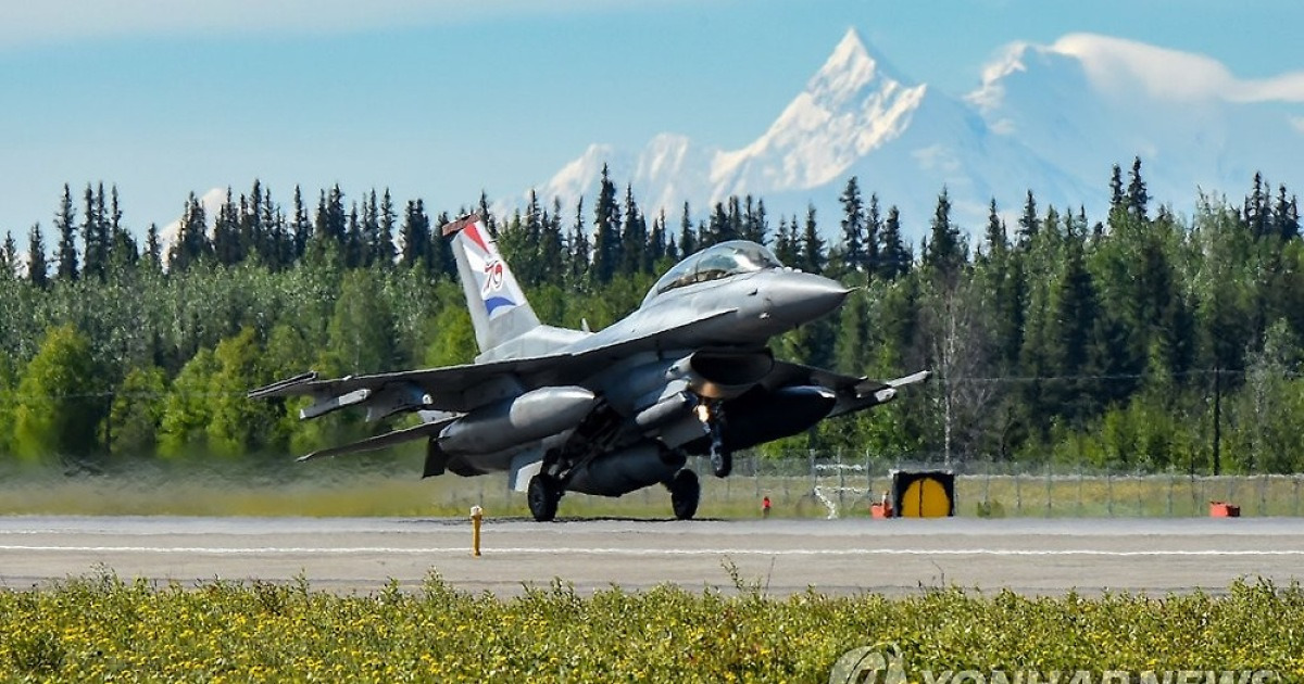 아일슨 기지 이륙하는 KF-16 전투기