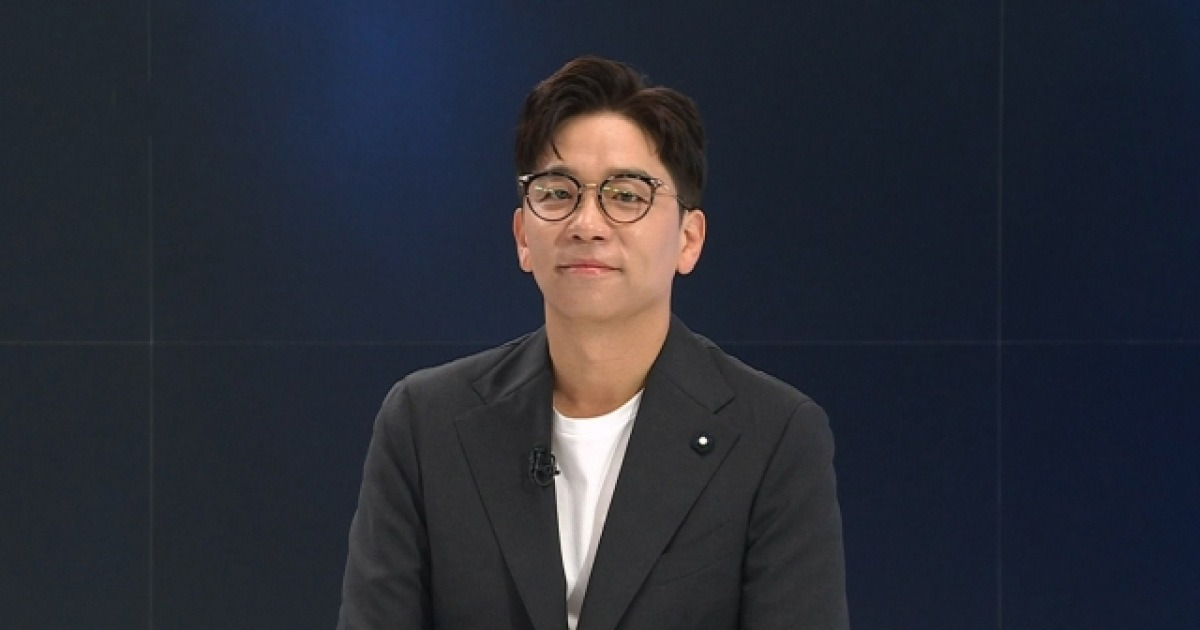 [인터뷰] 이적 "결국 '유머'가 세상을 구원하지 않을까…요즘 마음에 꽂혀"