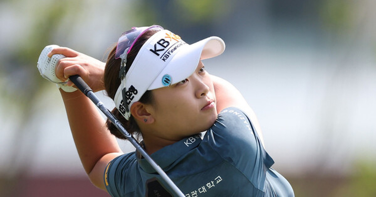 하루에 벌타 4개 받은 방신실, 한국여자오픈 2R 공동 39위 [KLPGA 메이저]