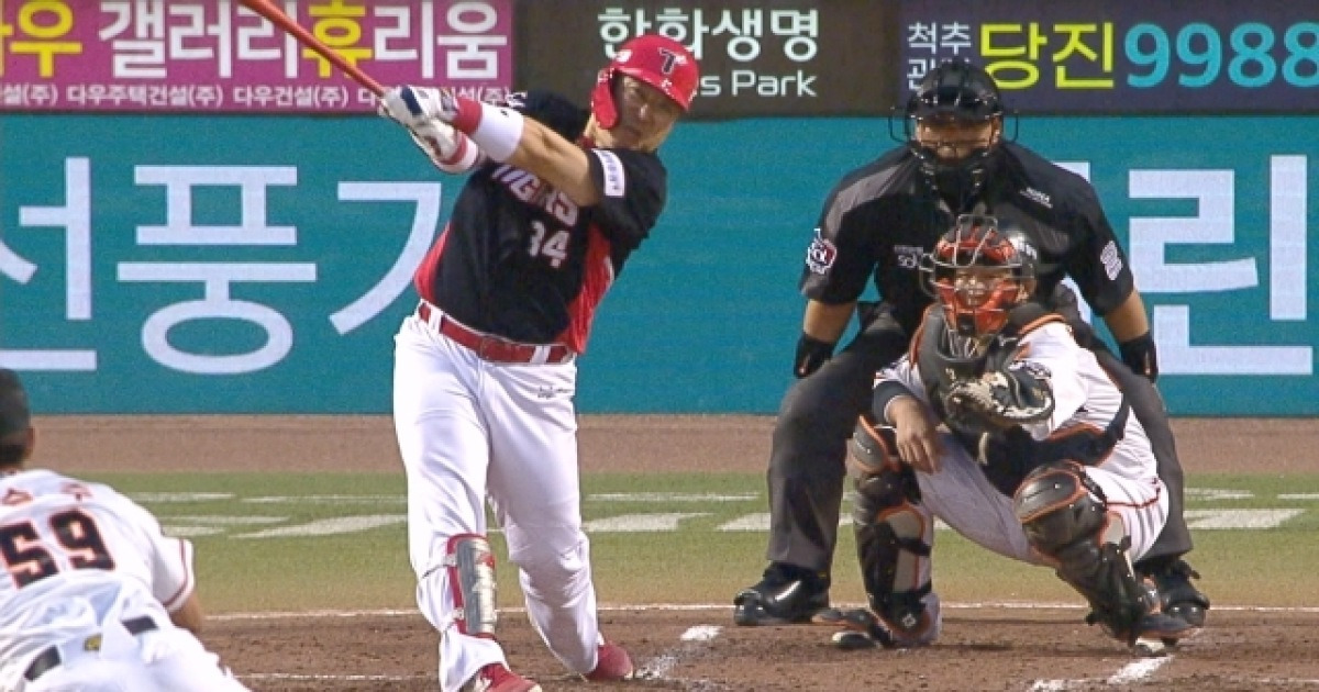 KIA '해결사' 최형우…이승엽 넘어 통산 '1500타점' 신기록