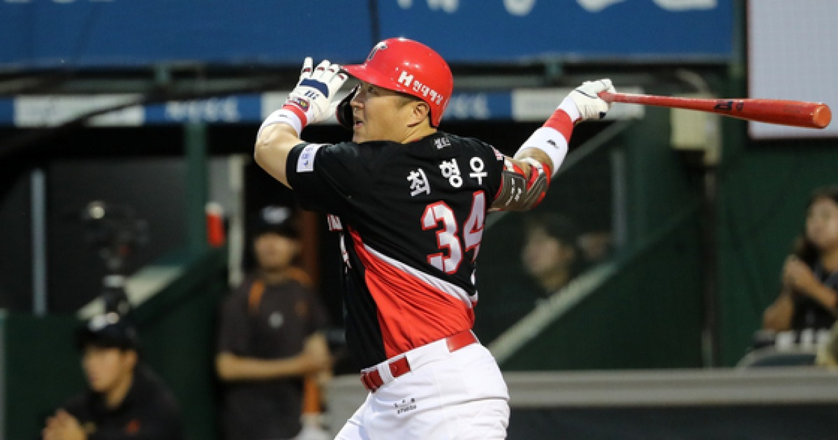 Choi Hyoung-woo sets new KBO record with 1,500th RBI