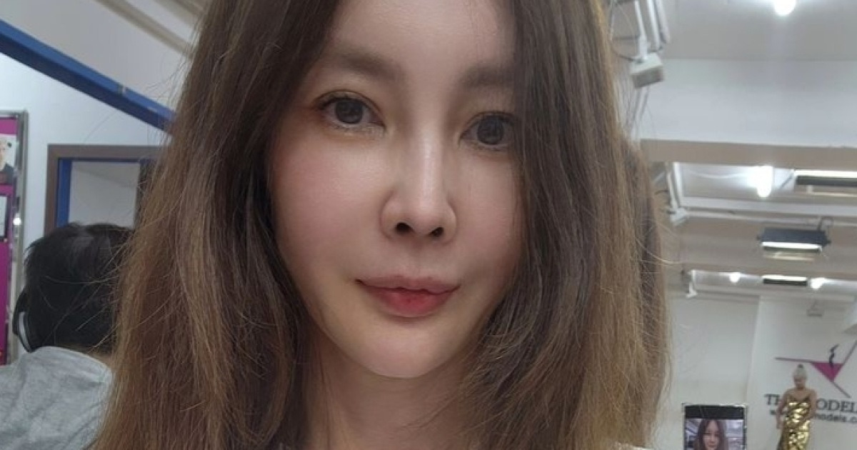56세 모델 박영선 속 훤히 보이는 파격 시스루 패션