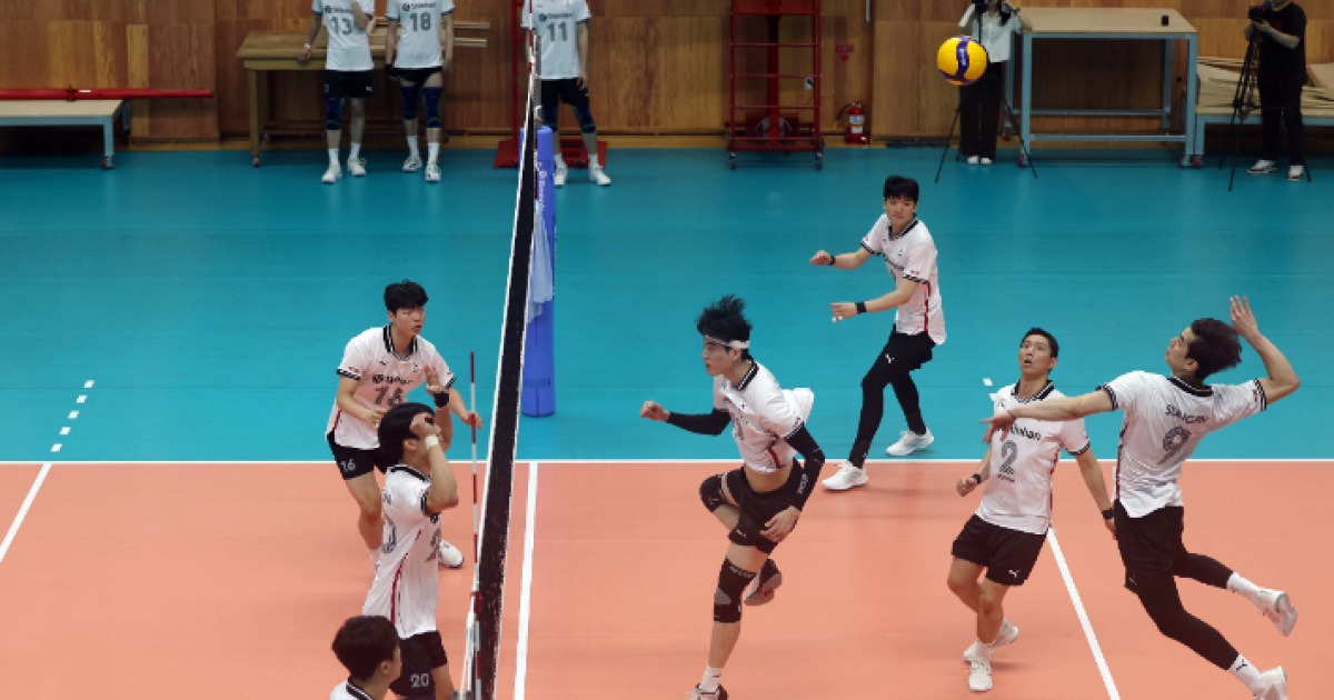 男 배구, 젊어진 만큼 활기 넘친다 "목표는 우승, 부흥 이끌겠다"