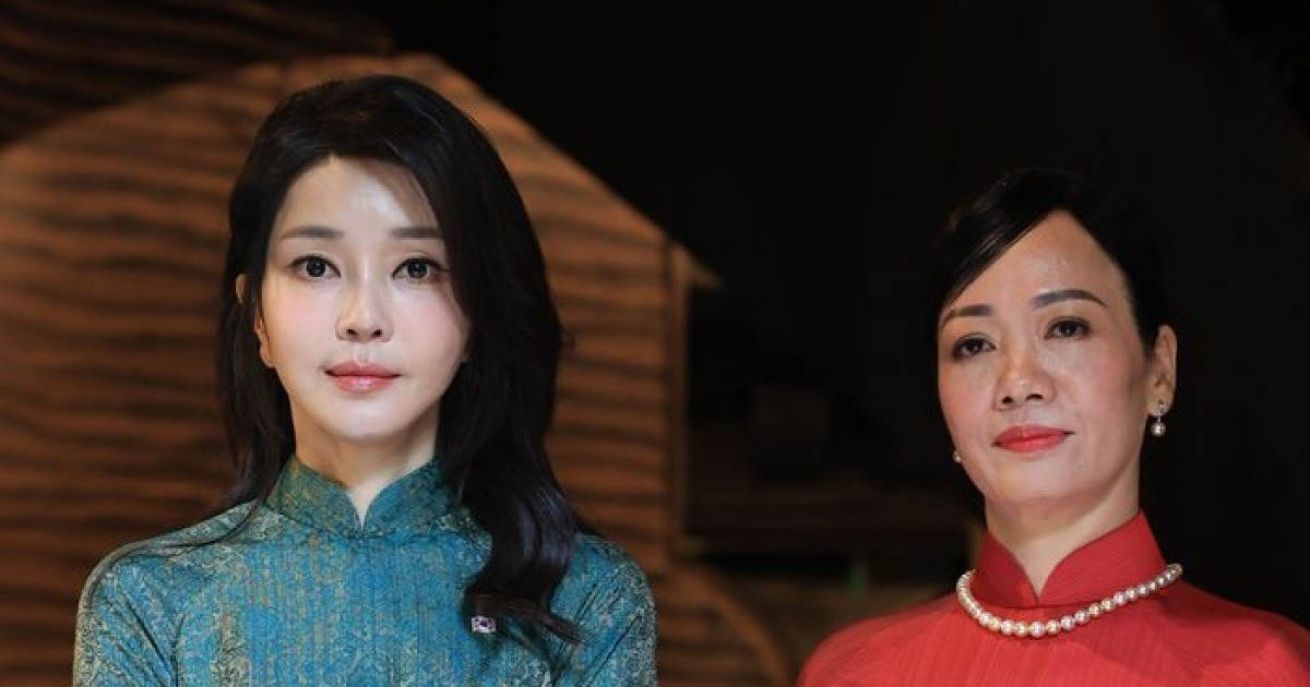 김건희 여사 베트남서 아오자이 입자…현지 언론 매력 발산