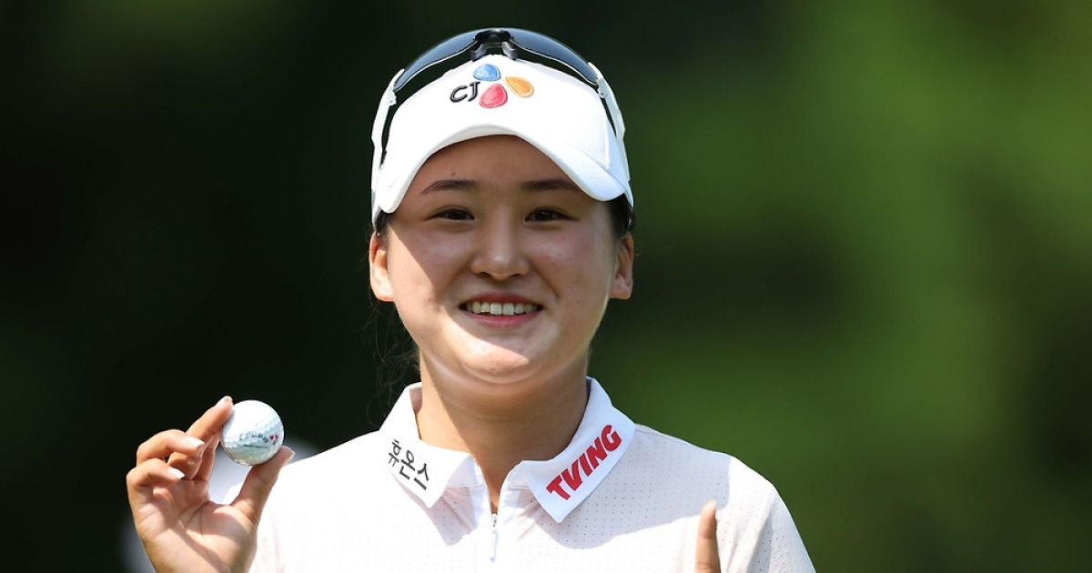 홀인원 리슈잉, KLPGA BC카드·한경레이디스컵 2R 공동 선두