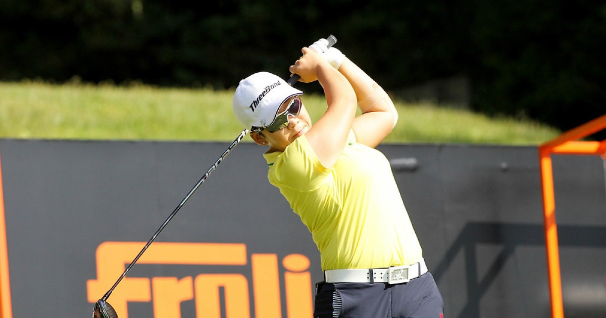 신지애, JLPGA 어스몬다민컵서 연장 끝 우승…프로 통산 64승째