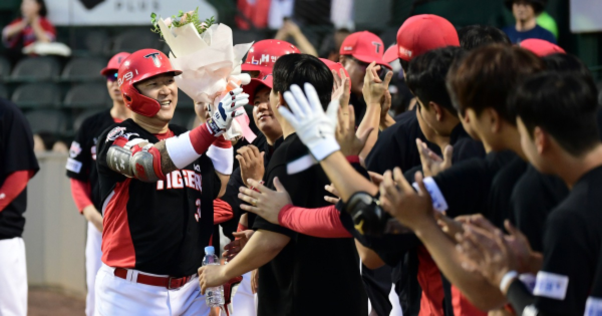 '우여곡절' 돌아온 최형우의 1500타점 기념구, KBO 기증→박물관 전시 예정