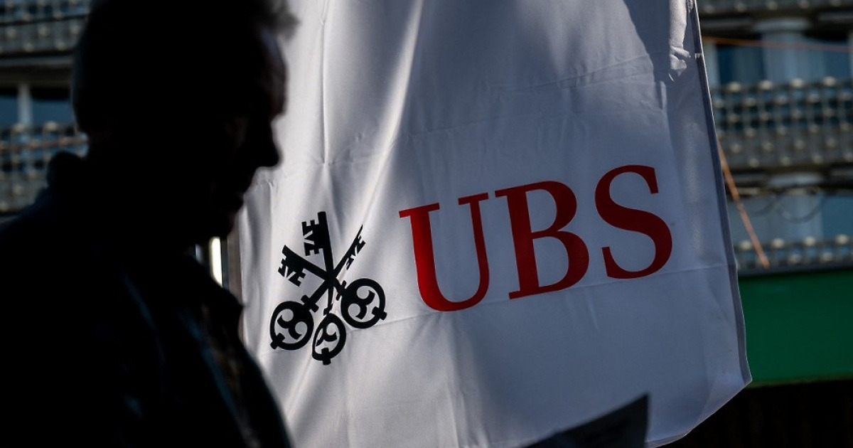 수술칼 드는 UBS…"CS 직원 절반 넘게 줄인다"