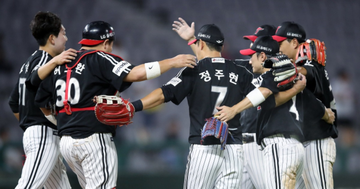 '1·2위 싸움 맞아?'… 불붙은 LG, SSG에 14-0 압승