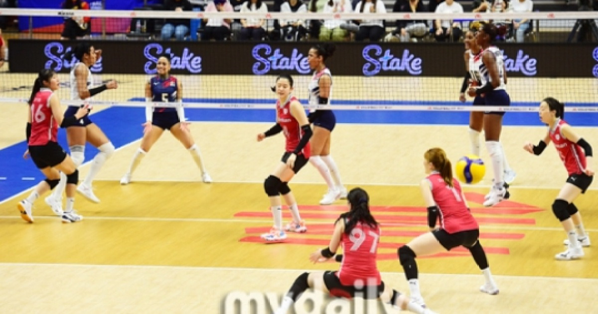 놀랍지도 않은 VNL 25연패...세자르호의 무기력함, 도미니카에 0-3 셧아웃 패배