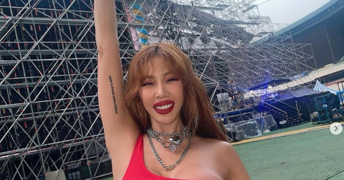 제시 흠뻑쇼 휩쓴 파격 노출…과감히 드러낸 볼륨 몸매 [n샷]