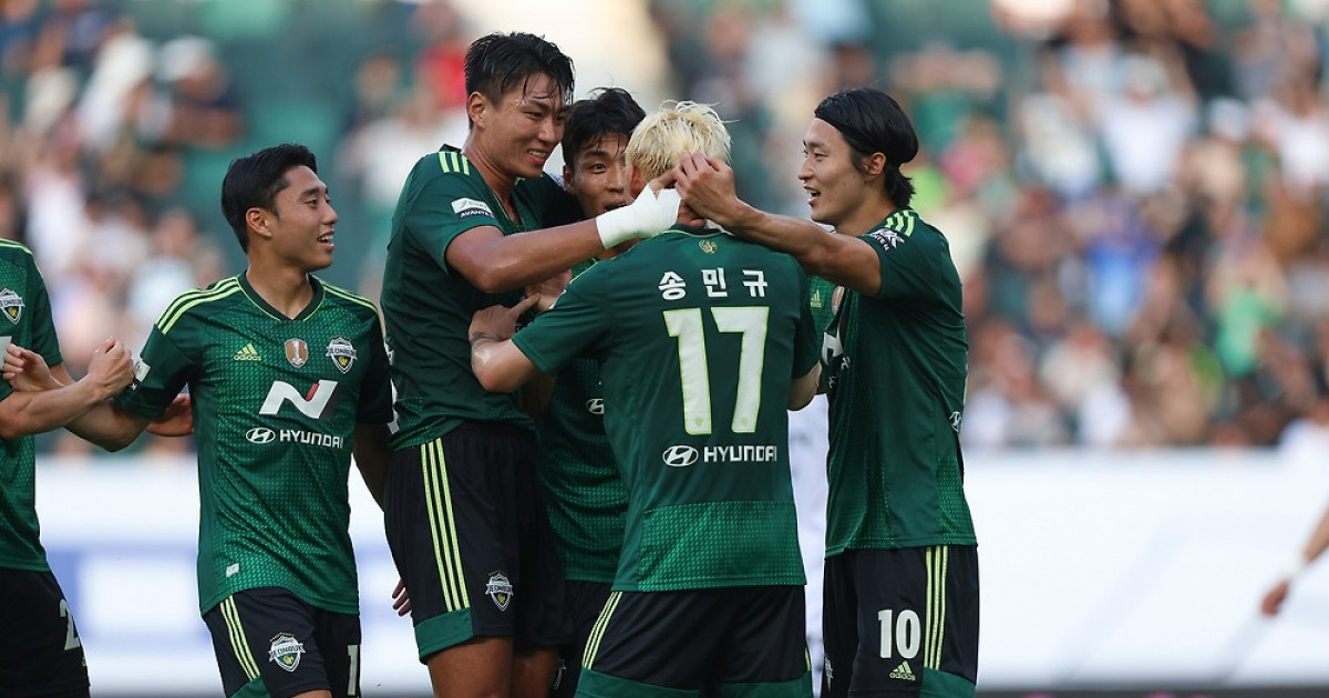 [K리그1 20R] ‘문선민 폭풍 질주 골’ 전북, 안방에서 제주 2-0 잡고 ‘4위로 껑충’