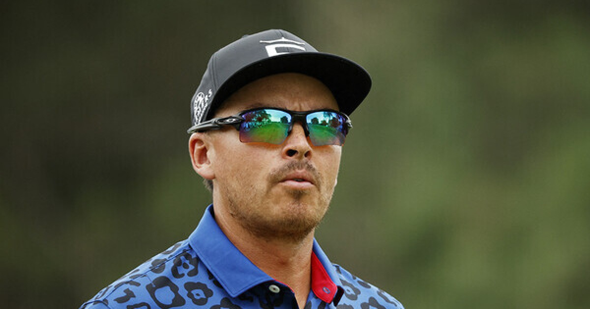 하루에 8타를 줄인 파울러, 3R 선두로 우승 재도전 [PGA 로켓모기지 클래식]