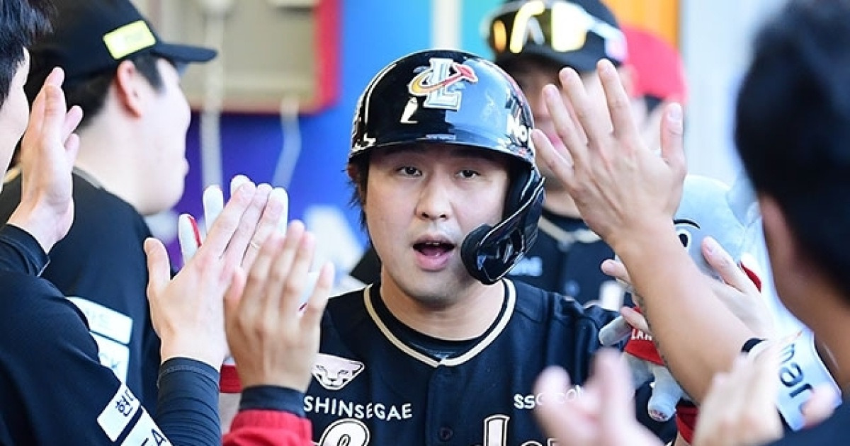 SSG 최정, KBO리그 6월 월간 MVP 선정...최다홈런 기록도 성큼