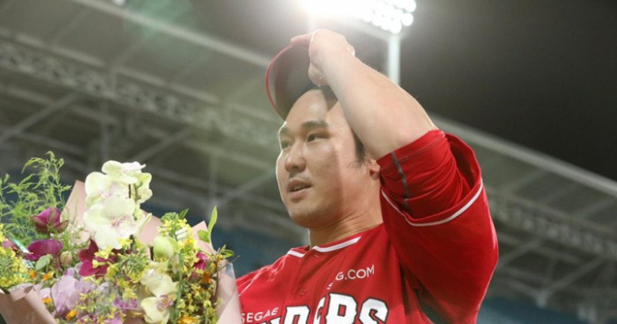 '6월에만 11홈런'… SSG 최정, 4년 만에 월간 MVP 선정