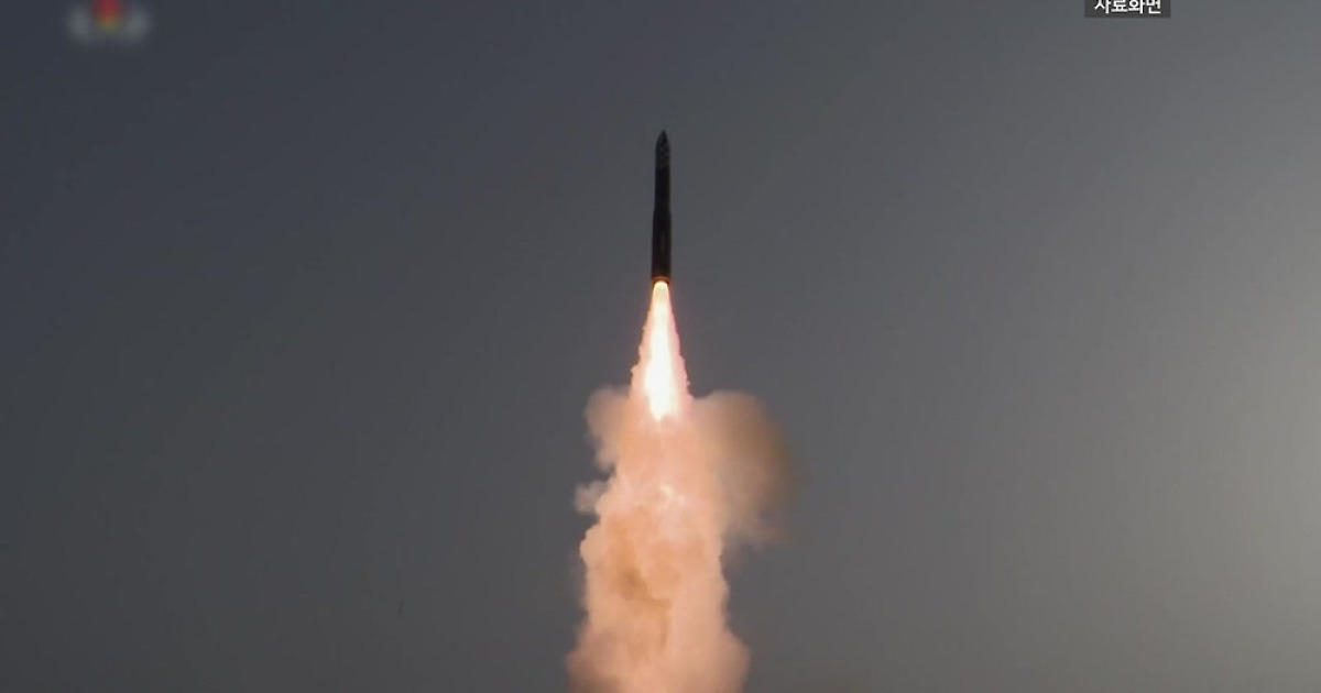 北, ICBM 고각 발사...美 정찰기 트집 도발