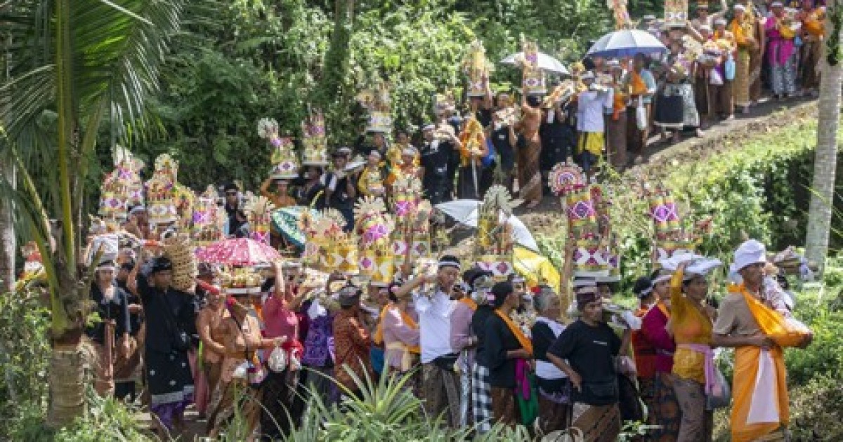 INDONESIA PHOTO SET BALI HINDU CREMATION CEREMONY