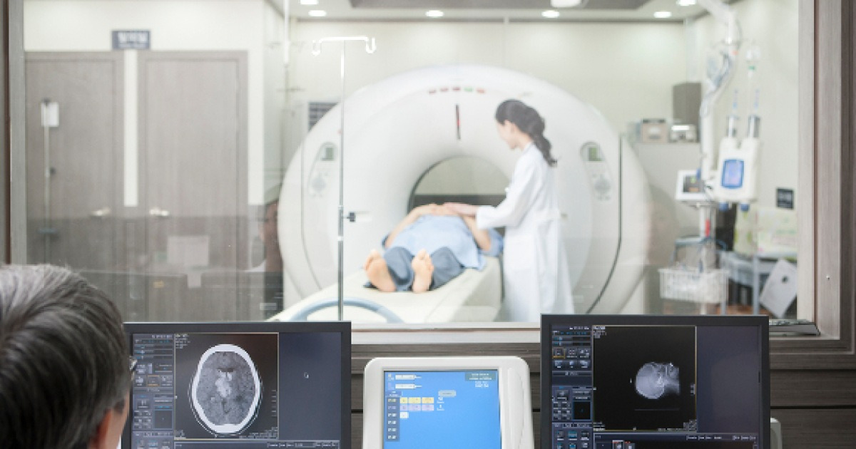 단순 두통·어지럼증으로 MRI?… 10월부턴 "돈 내세요"
