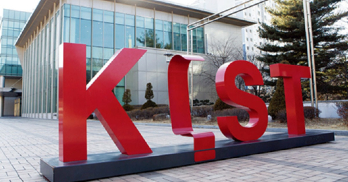 [단독] 55년만에 답례..'포항제철 초안 마련' KIST에 포스코 10억 쾌척