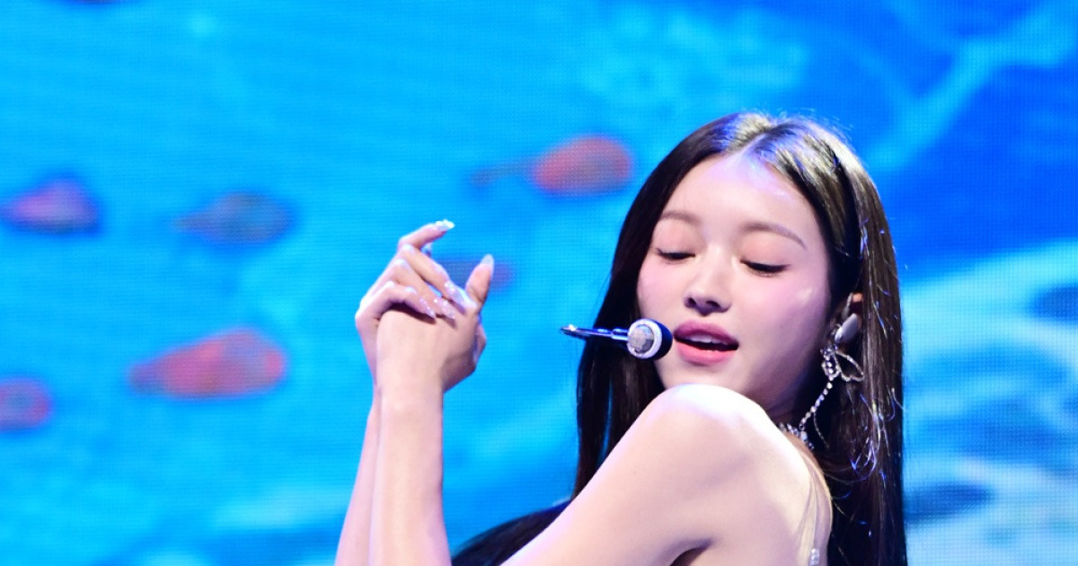오마이걸 유아 각선미 돋보이는 무대[포토엔hd]