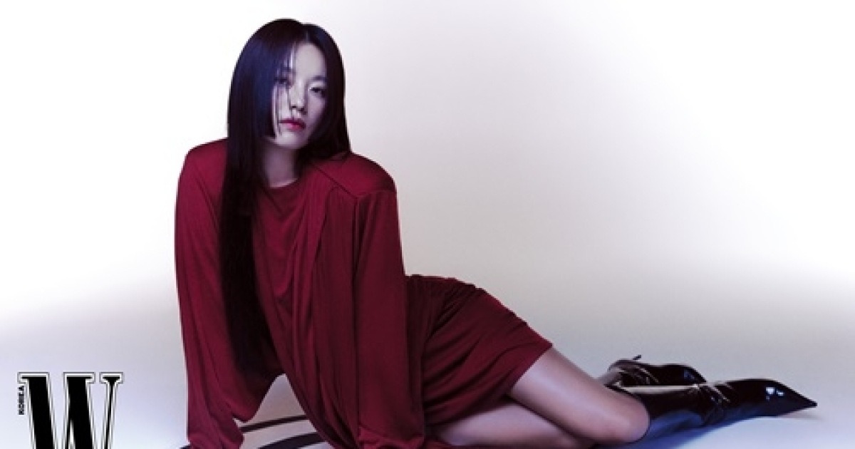 한효주 화보 몸매 드러나는 의상 입고 ‘섹시 도도 매력 발산