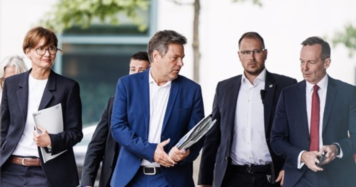 GERMANY CABINET GOVERNMENT