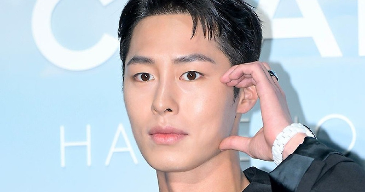 [t포토] 이재욱 사랑 반 꽃미모 반
