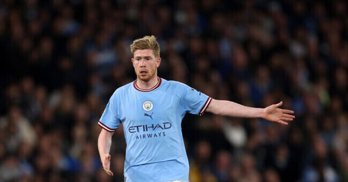 “이거 논란 좀 있겠는데”...前 맨유 선수 선정, EPL 역대 MF 2위는 KDB! 그럼 1위는?