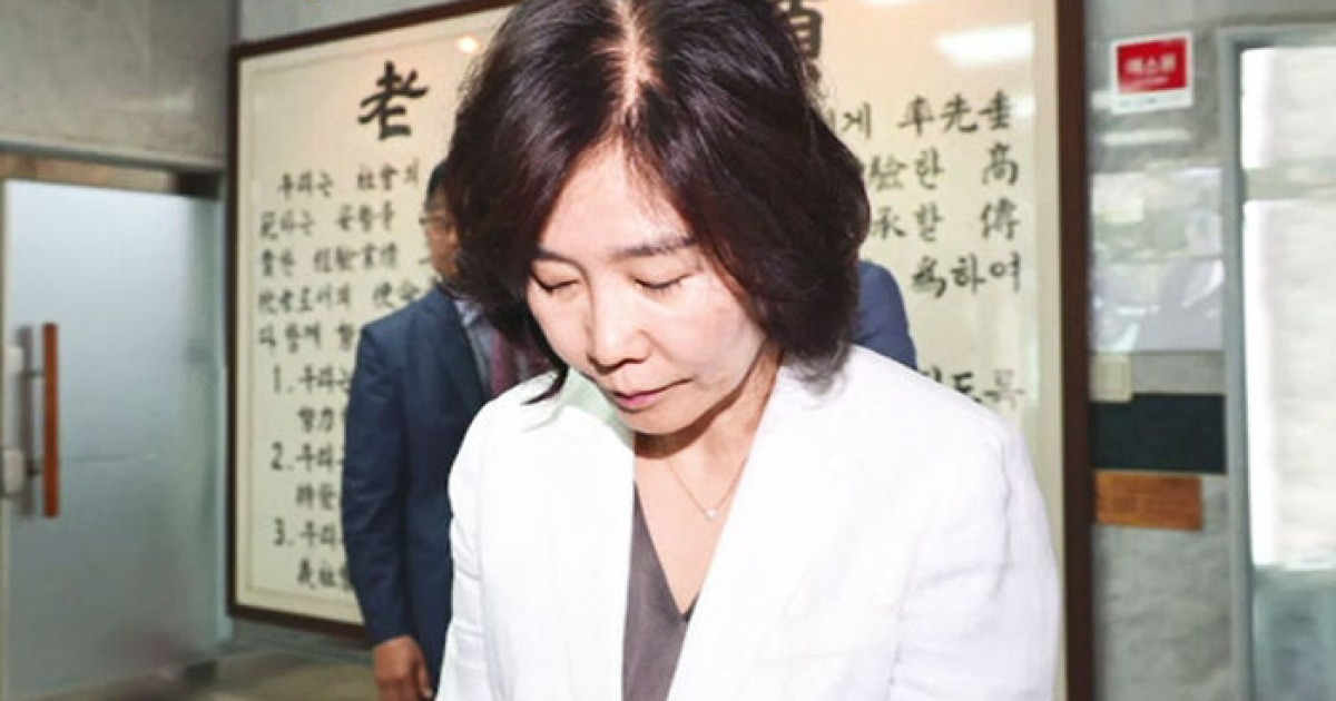 노인 폄하 나흘 만에 사과한 김은경…좌초 위기 혁신위