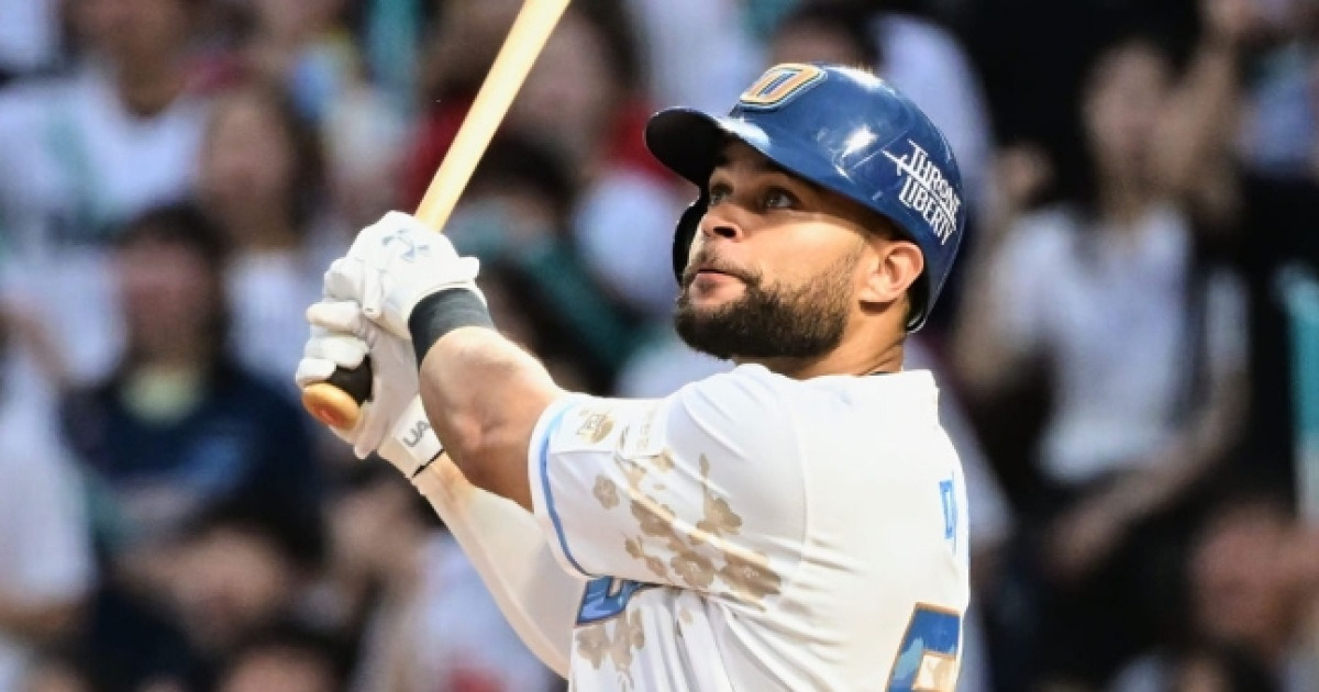 '팀 타점 30% 혼자 올렸다' NC 마틴, KBO 7월 MVP 후보... '홈런 1위' 노시환과 경쟁한다 [공식발표]