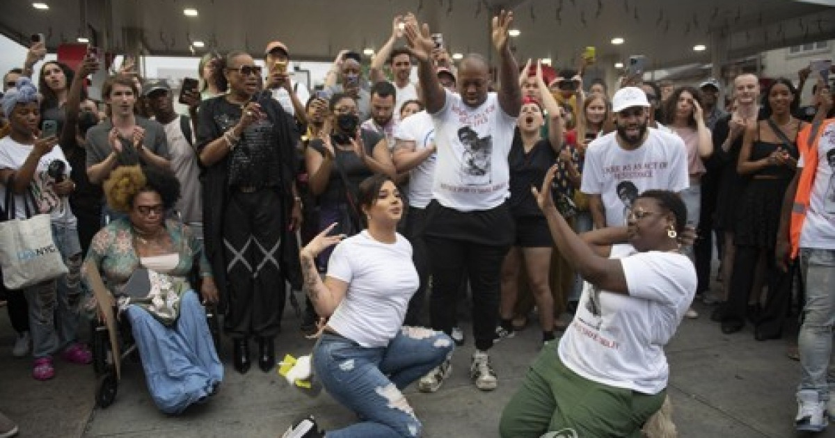 Dancer Stabbed New York