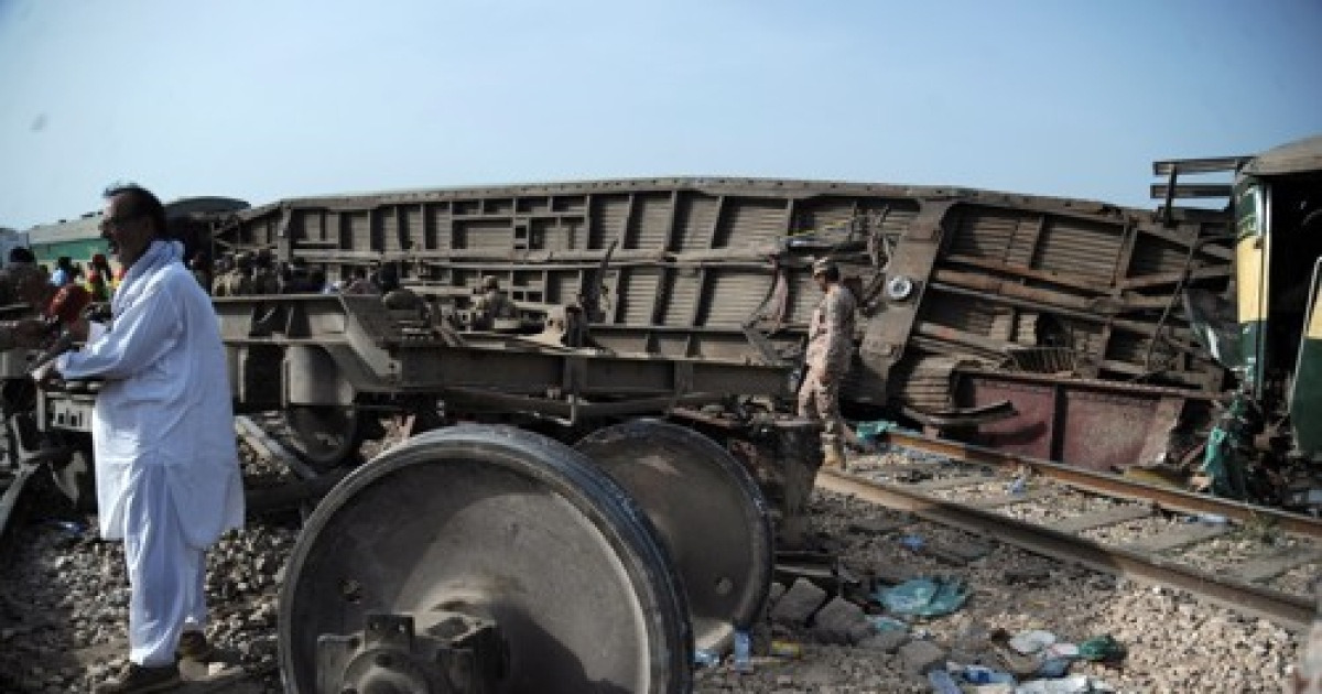 PAKISTAN TRAIN ACCIDENT