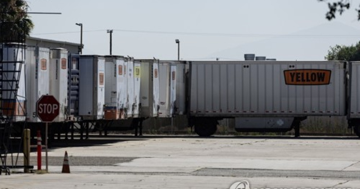 USA FREIGHT TRANSPORTATION YELLOW