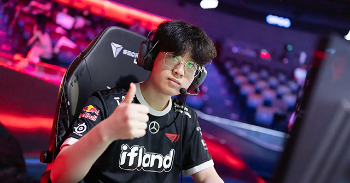 [LCK] T1, 중반 역전으로 3세트 승리... 2R 진출까지 한 세트 남겨