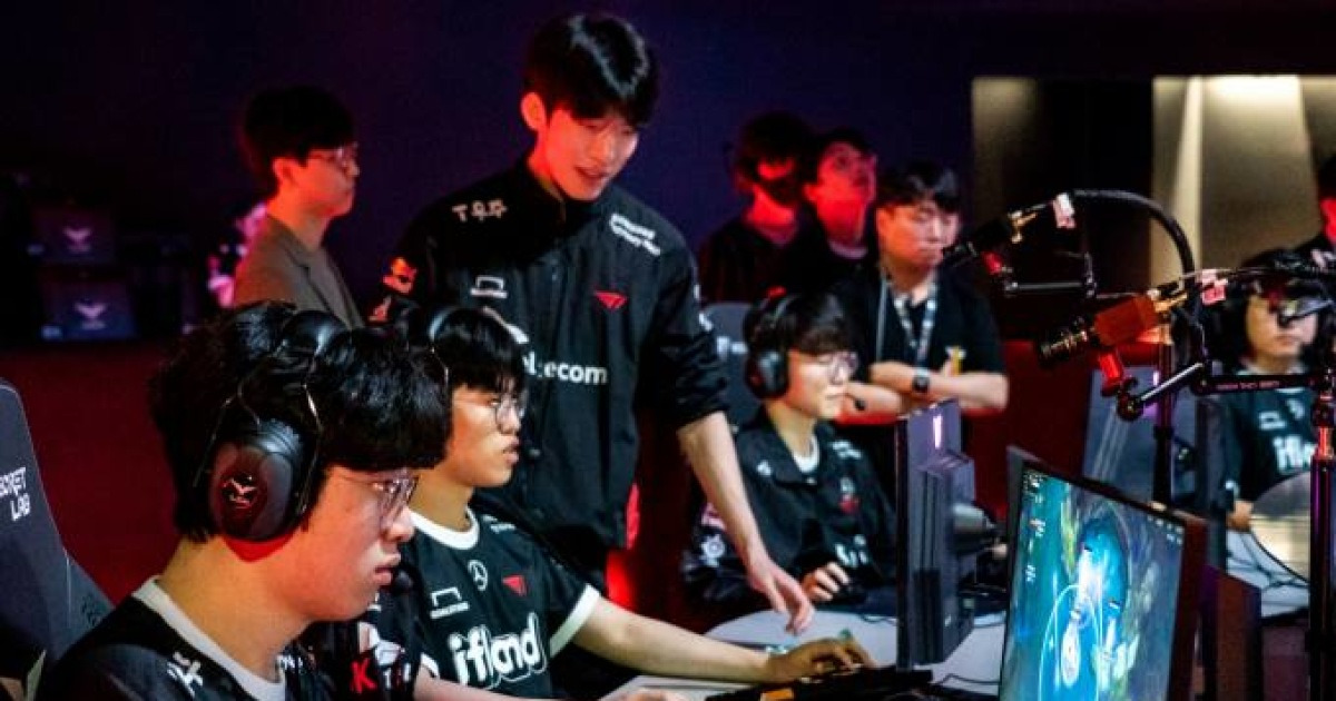 T1, 디플 기아 상대로 승리…PO 2라운드 진출 [LCK]