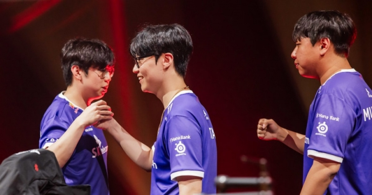 T1, FPX에 2대 0 압승…PO 최종전行