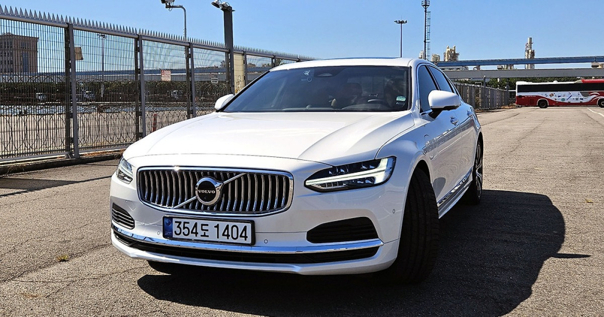 [시승기] 부드러운 변속과 정교한 가감속… 볼보 S90 PHEV
