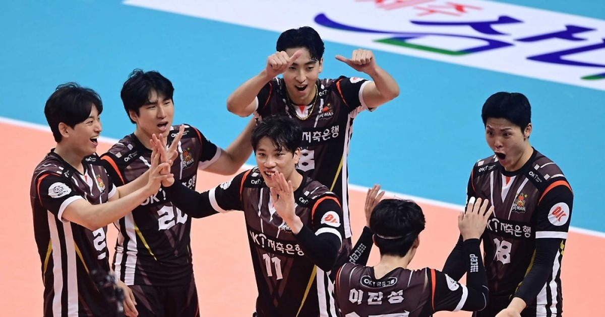 ‘MVP 신호진 개인 한 경기 최다 34점’ OK금융그룹, 3전4기 끝에 창단 첫 컵대회 우승