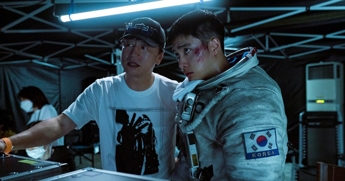 '더 문' 흥행 참패...정말 SF 장르가 문제일까?