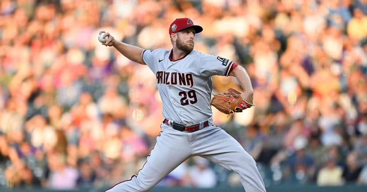 '전 SK' 켈리, '전 두산' 플렉센에 판정승…6이닝 11K 2실점