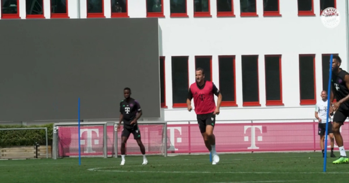 [VIDEO] Harry Kane's first training goals at FC Bayern Munich