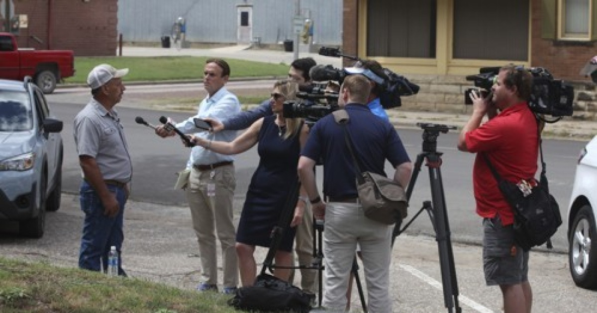 CORRECTION Kansas Newspaper Raid