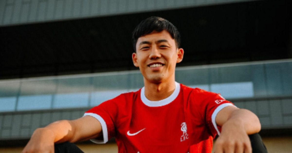 [오피셜] 일본 12번째 EPL리거 탄생! 리버풀, 30세 MF 엔도 영입...4년 계약+등번호 3번