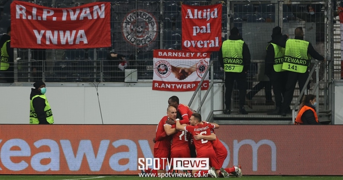 [UCL PO REVIEW] '손흥민 前 동료' 얀센 결승골…앤트워프, 수비수 퇴장에도 아테네 1-0 제압