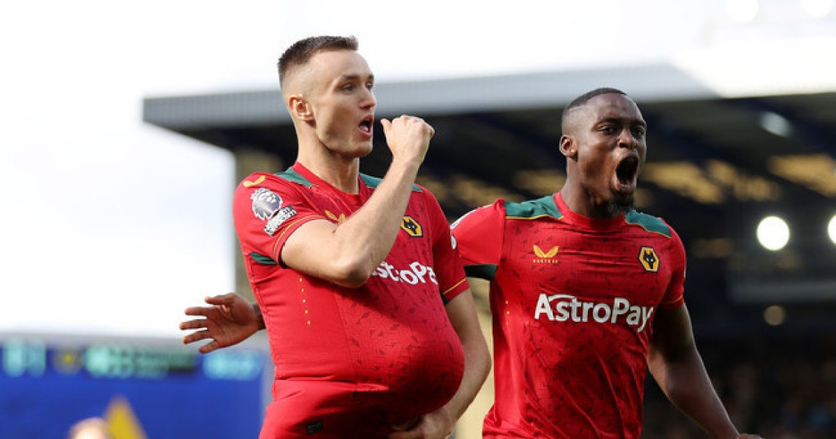 [EPL 리뷰] '황희찬 선발 출전→45분 소화 뒤 교체 아웃' 울버햄튼, 에버턴 원정서 1-0 신승...리그 첫 승 달성