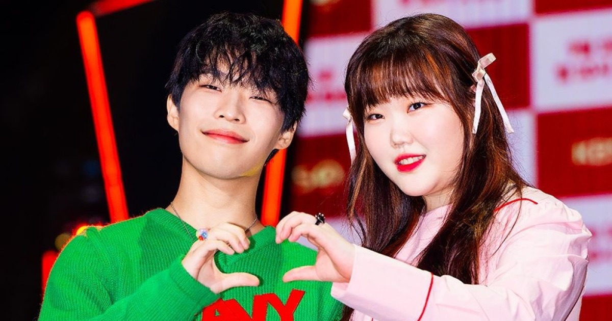 [T포토] 악뮤(AKMU) '손, 닿지 않아도 돼'