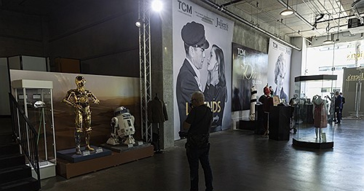 USA AUCTION HOLLYWOOD ROYALTY