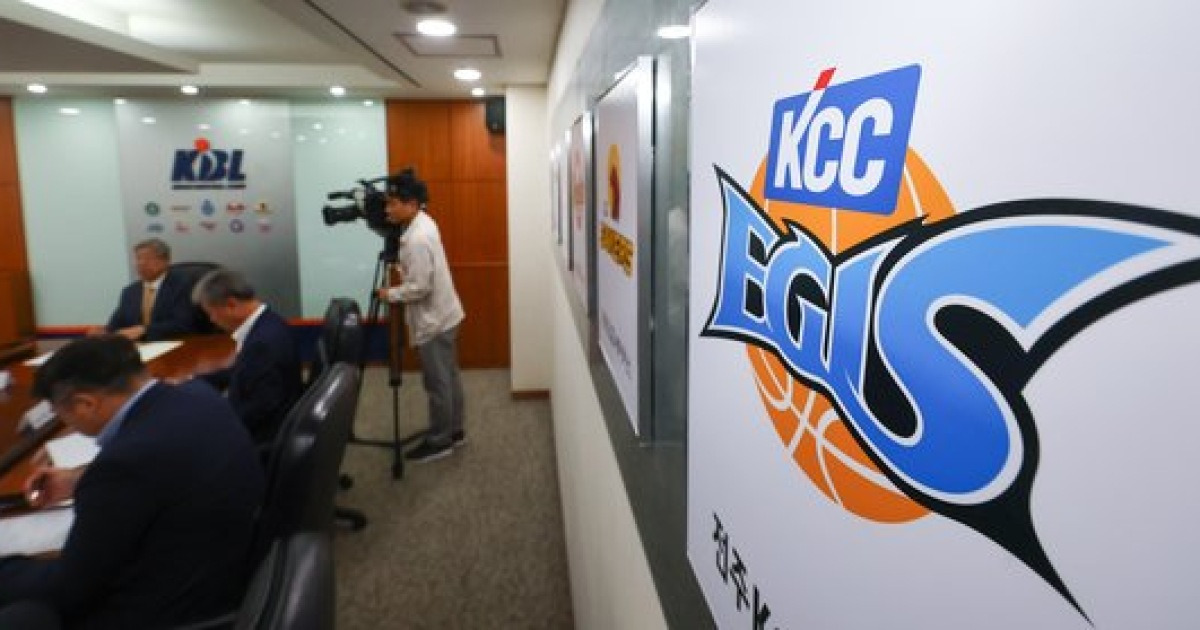 "농구장 방 빼라 한 공무원 누구냐"…'KCC 부산 이전' 전주 발칵